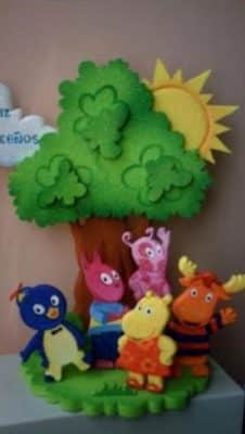 Divertidos y originales centros de mesa de backyardigans
