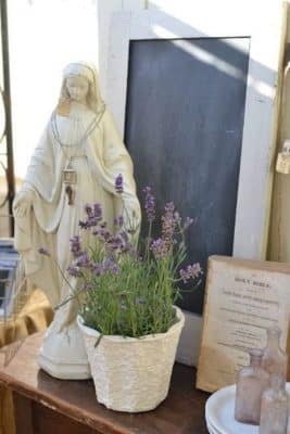 Algunas imagenes de altares catolicos en casas