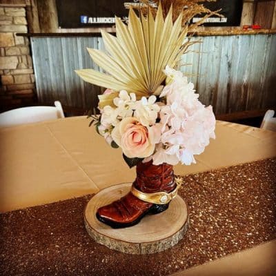 5 adornos para fiesta vaquera para adultos en lugar abierto